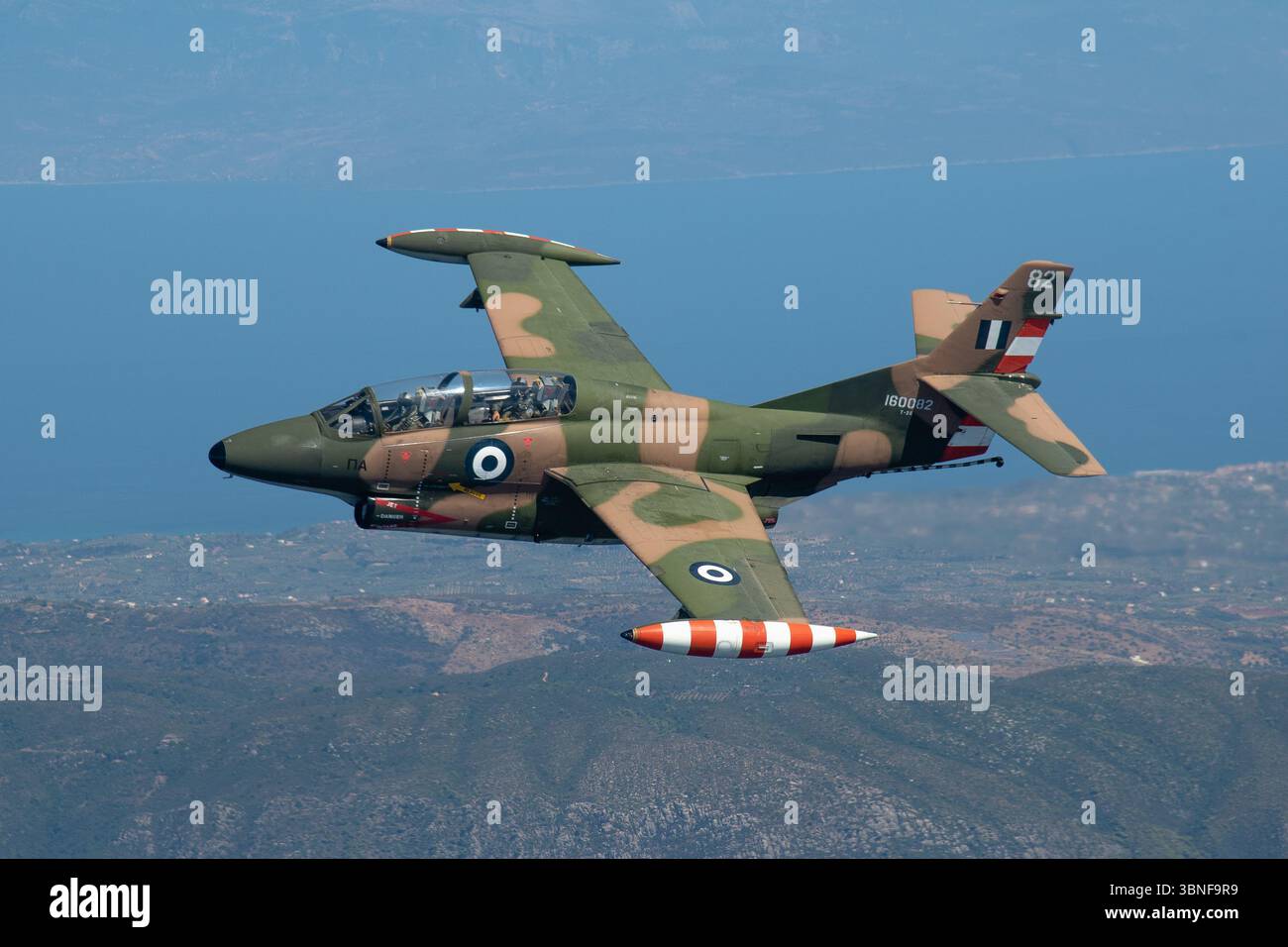 J85 ge 4 engine hi-res stock photography and images - Alamy