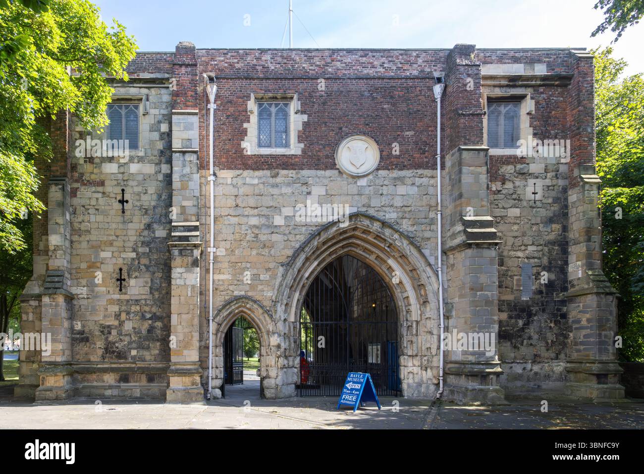 The Bayle Gate in Bridlington, East Yorkshire, a medieval gatehouse ...