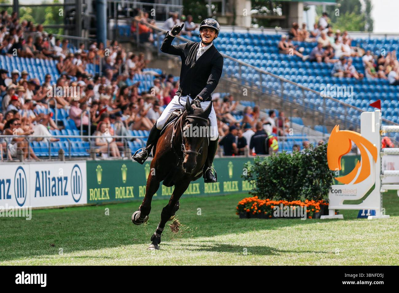 Tjade Carstensen auf Gasira beim SN20: Finale von Deutschlands U25 ...