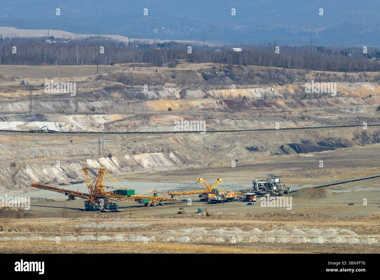 Open pit large scale mining equipment hi-res stock photography and ...