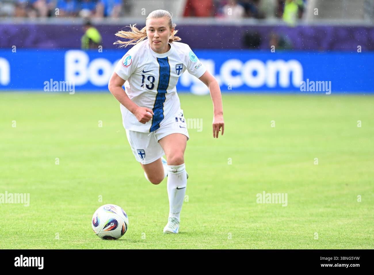 THUN, SWITZERLAND - JULY 2: Oona Siren of Finland in action during the ...