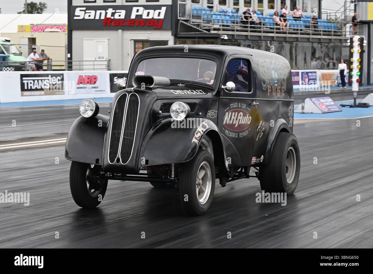 Nick Hewison, Ford Fordson, Short Fuse, Gasser Circus, Dragstalgia, Santa Pod Raceway ...