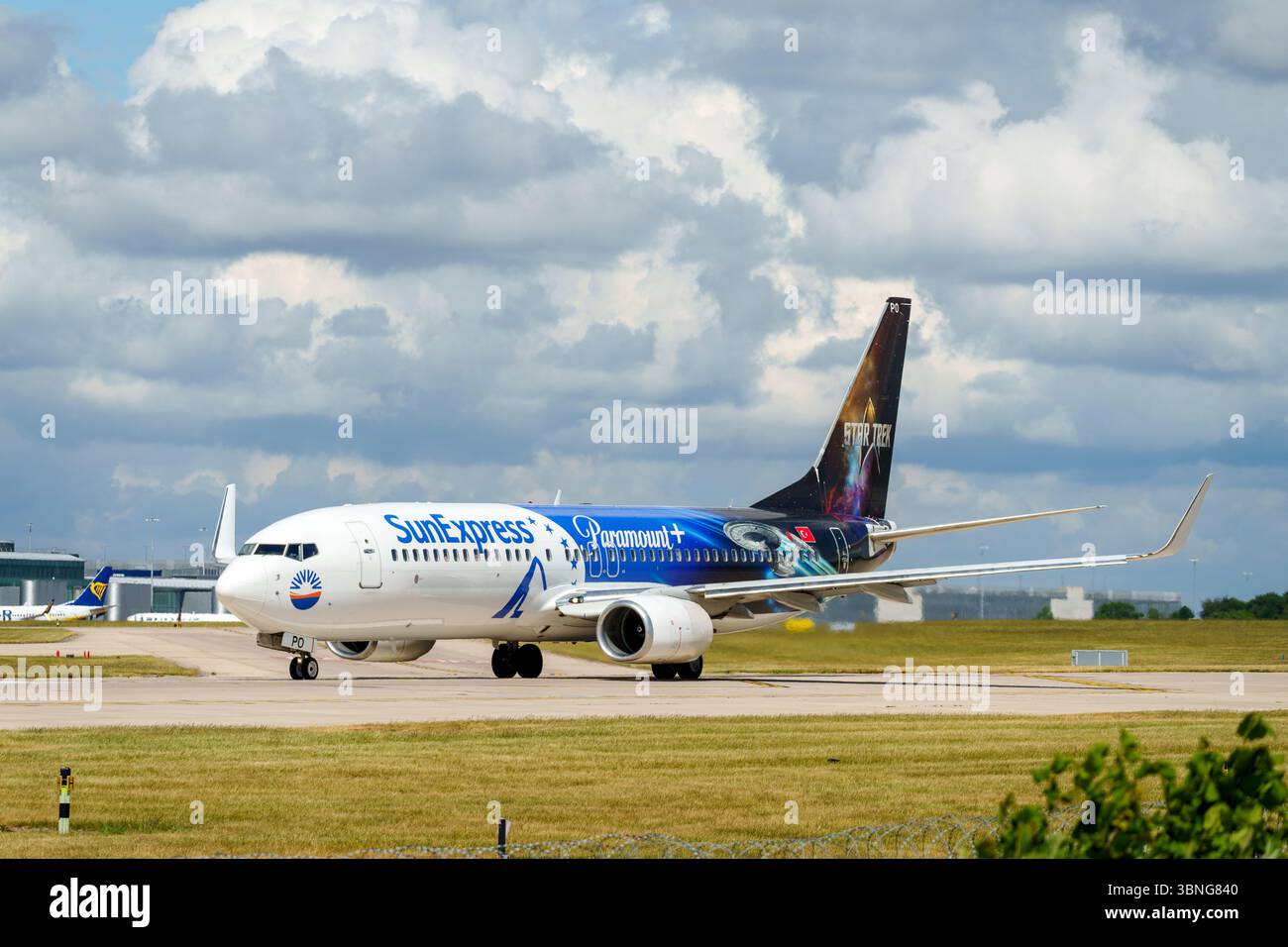 SunExpress Boeing 737 with Star Trek and Paramount + Livery on Runway ...