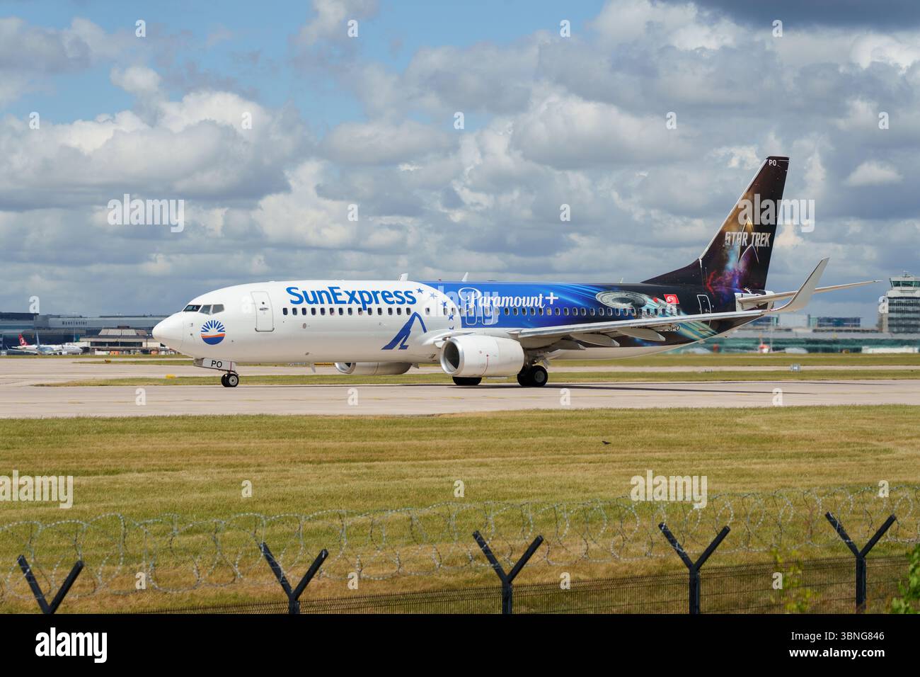 SunExpress Boeing 737 with Star Trek and Paramount + Livery on Runway ...