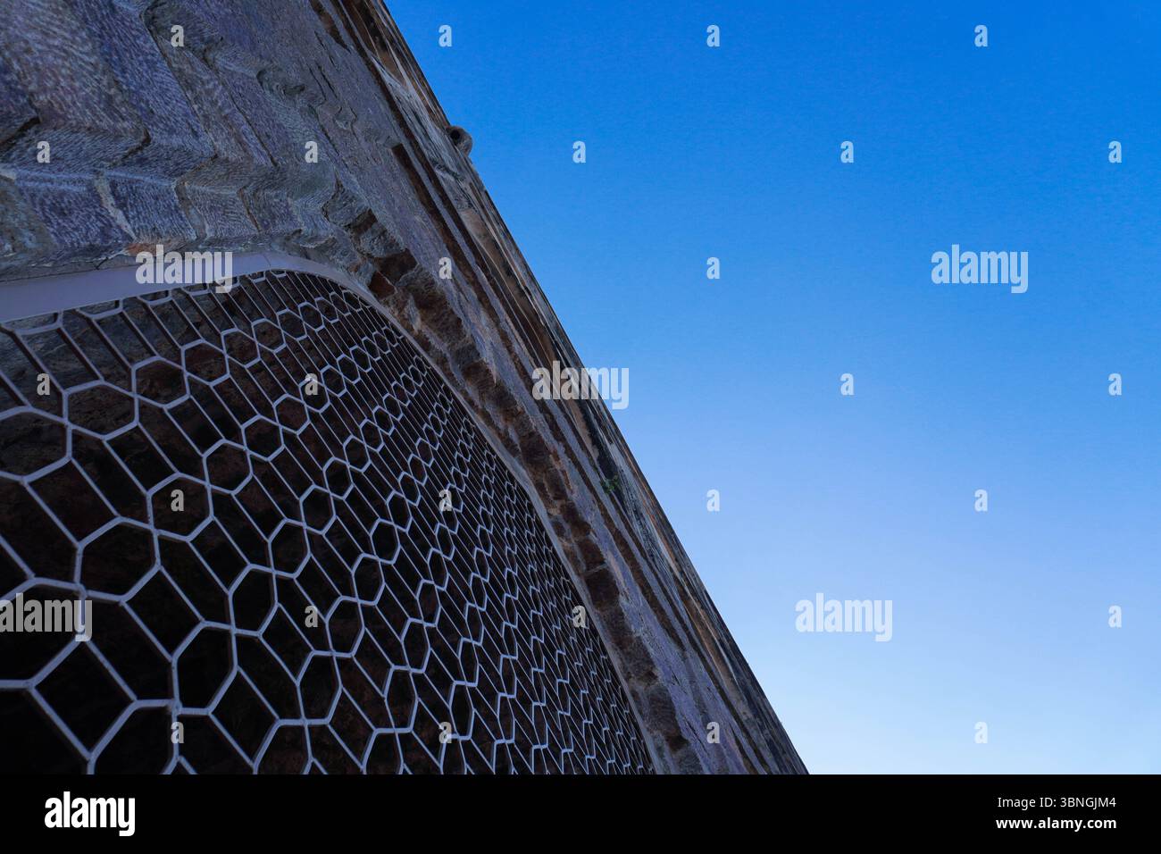 Architectural detail grill hi-res stock photography and images - Alamy