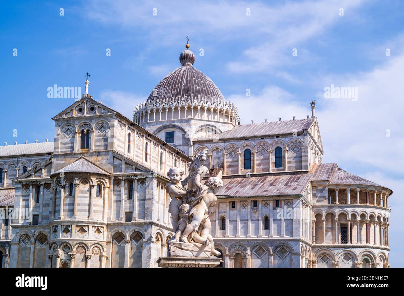 Il Duomo di Pisa - Roman Catholic Pisa Cathedral with statue Angelo ...