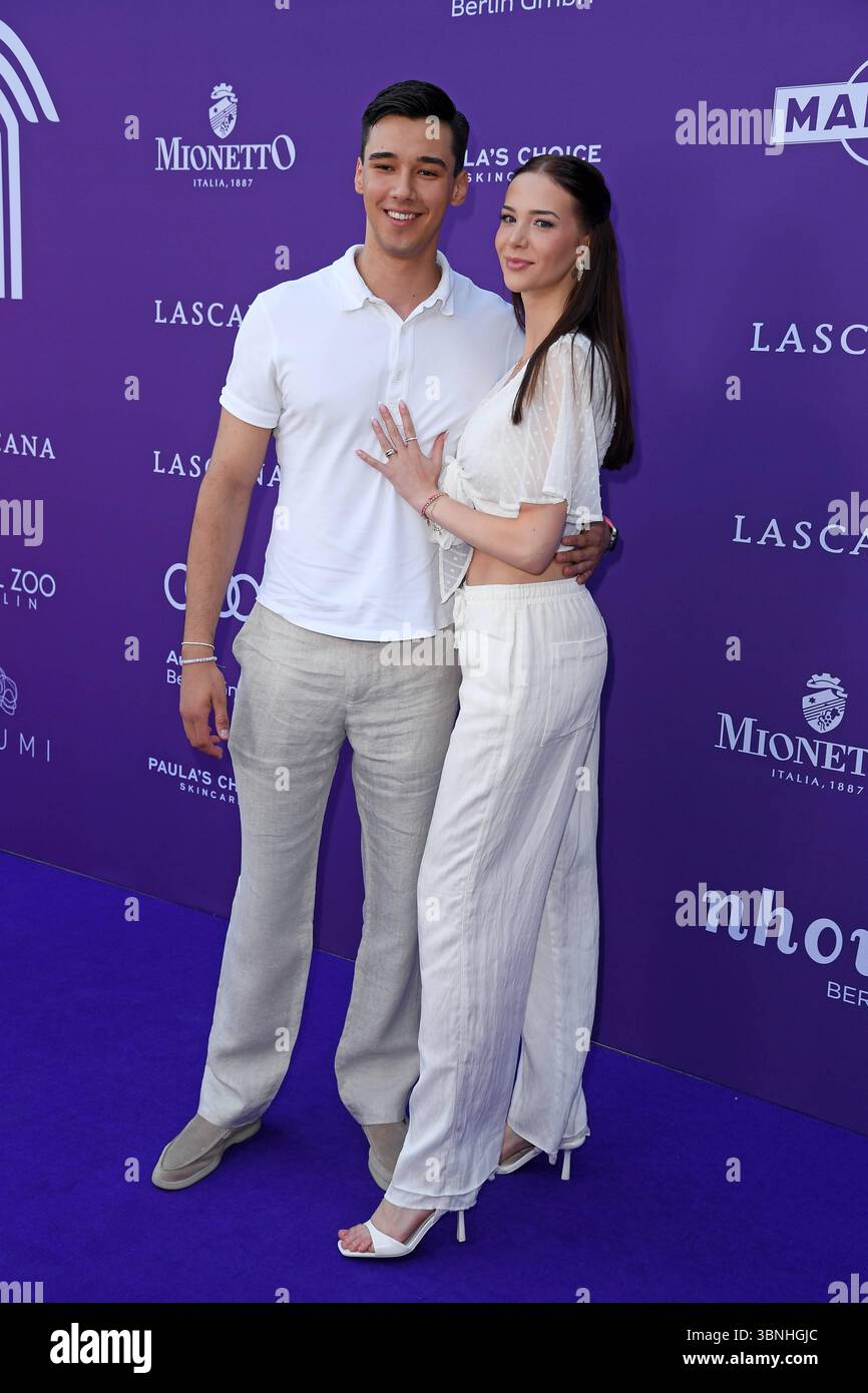 San Diego Pooth mit Freundin Louisa Büscher beim LASCANA SUMMER CLUB im ...