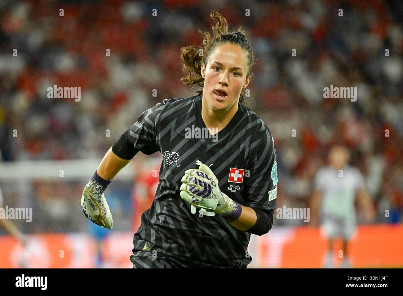 Livia Peng (Schweiz, #12) SUI, Schweiz - Norwegen, Frauen-Fussball ...