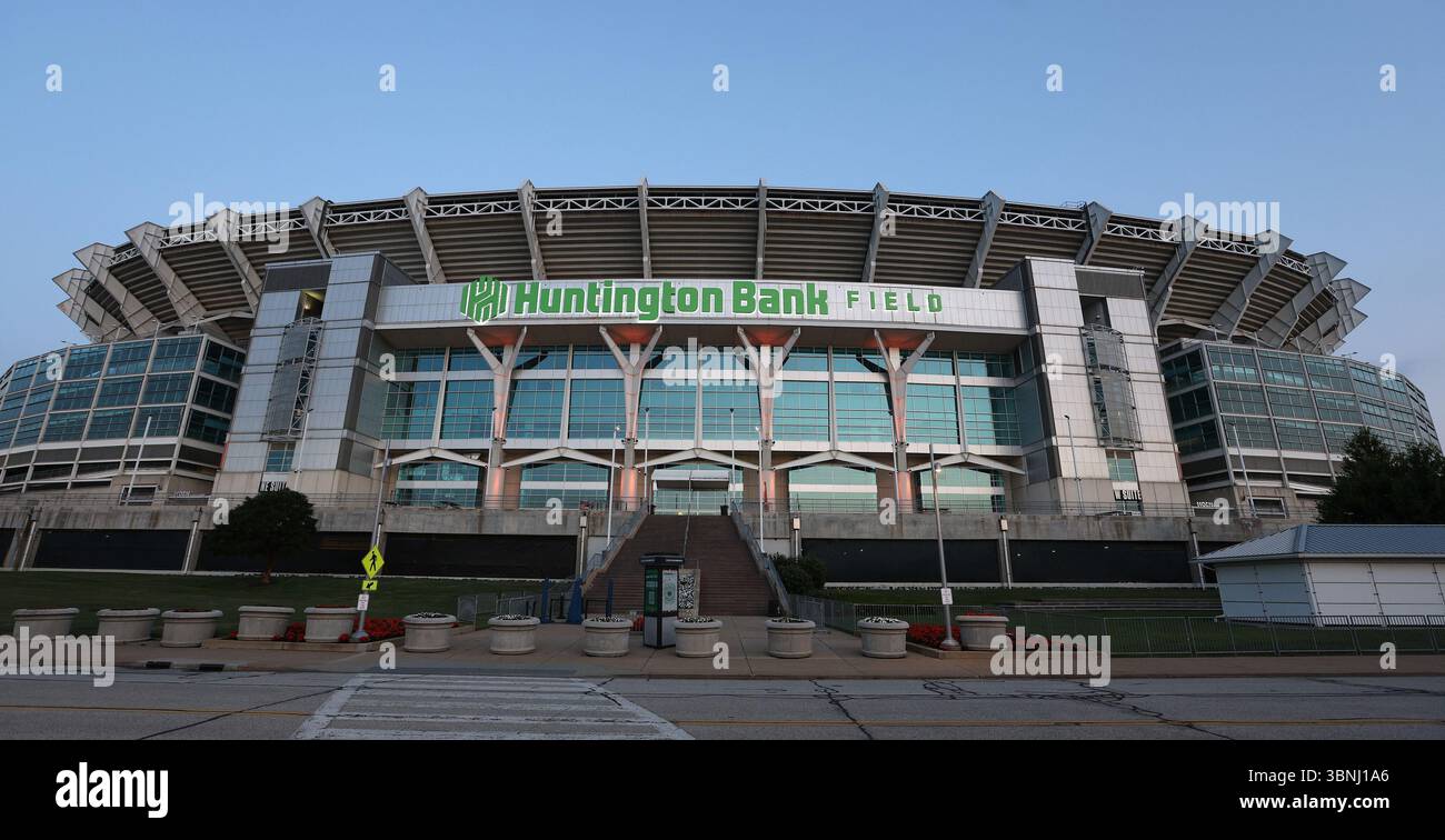 Huntington bank field general hi-res stock photography and images - Alamy