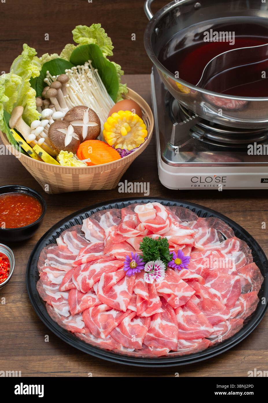 Japanese beef hotpot ingredients hi-res stock photography and images ...