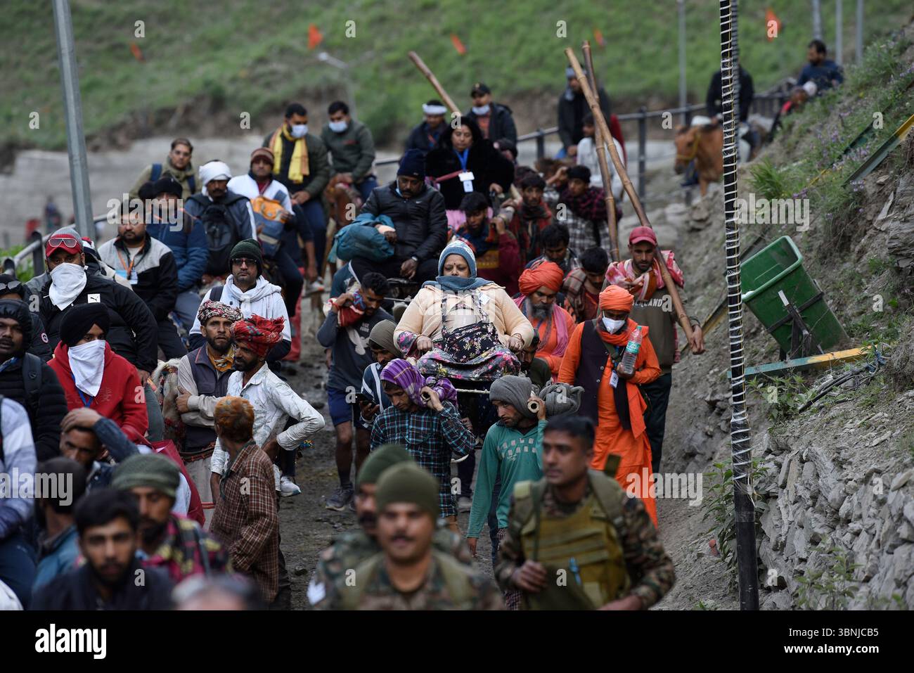 Ice shiva lingam amarnath hi-res stock photography and images - Alamy
