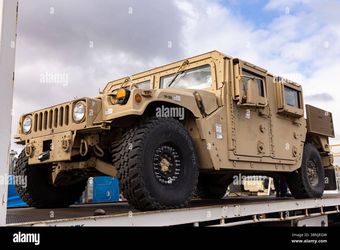 Soldiers of the 8th Theater Sustainment Command work alongside ...