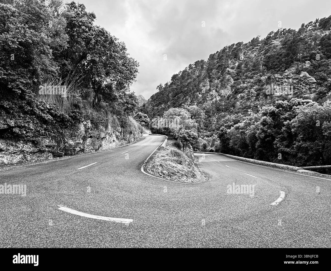 Road cycling in Mallorca, Coll de Soller Stock Photo - Alamy