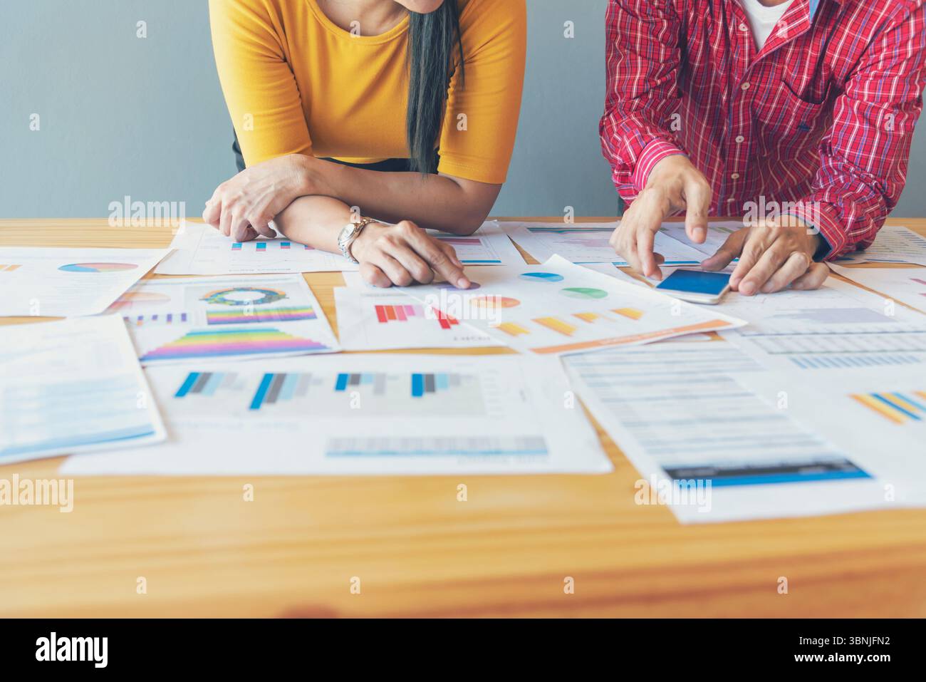 Business strategy team report chart, graph, infographic data analyze ...