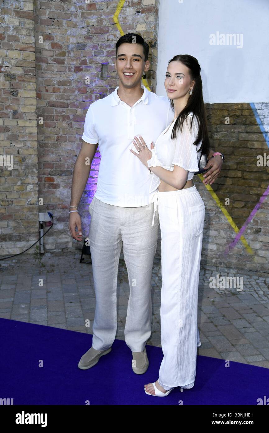 San Diego Pooth mit Freundin Louisa Büscher beim LASCANA SUMMER CLUB im ...