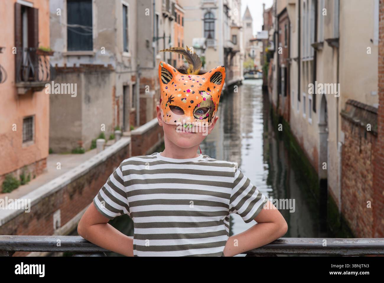 Child wearing mask stands hi-res stock photography and images - Alamy