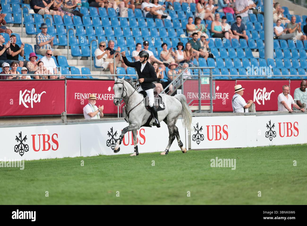 Richard Vogel of Germany with Cloudio during the Turkish Airlines-Prize ...