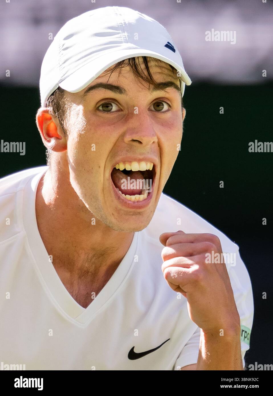 250702 Oliver Tarvet of Great Britain celebrates in a second round ...