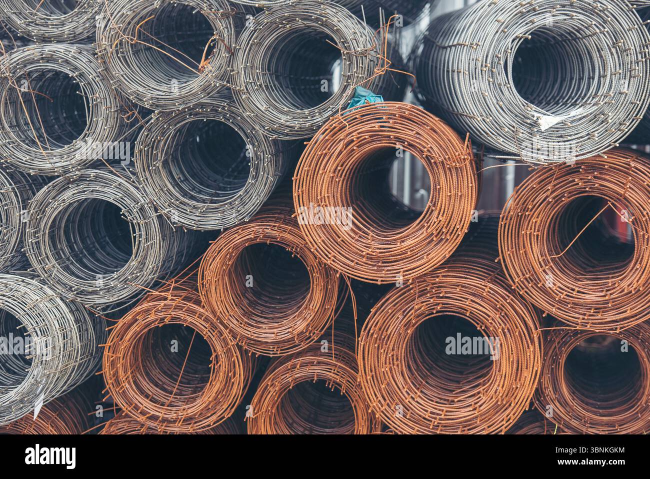 Mesh wire rolls of iron stainless steel, galvanized metal sheets ...