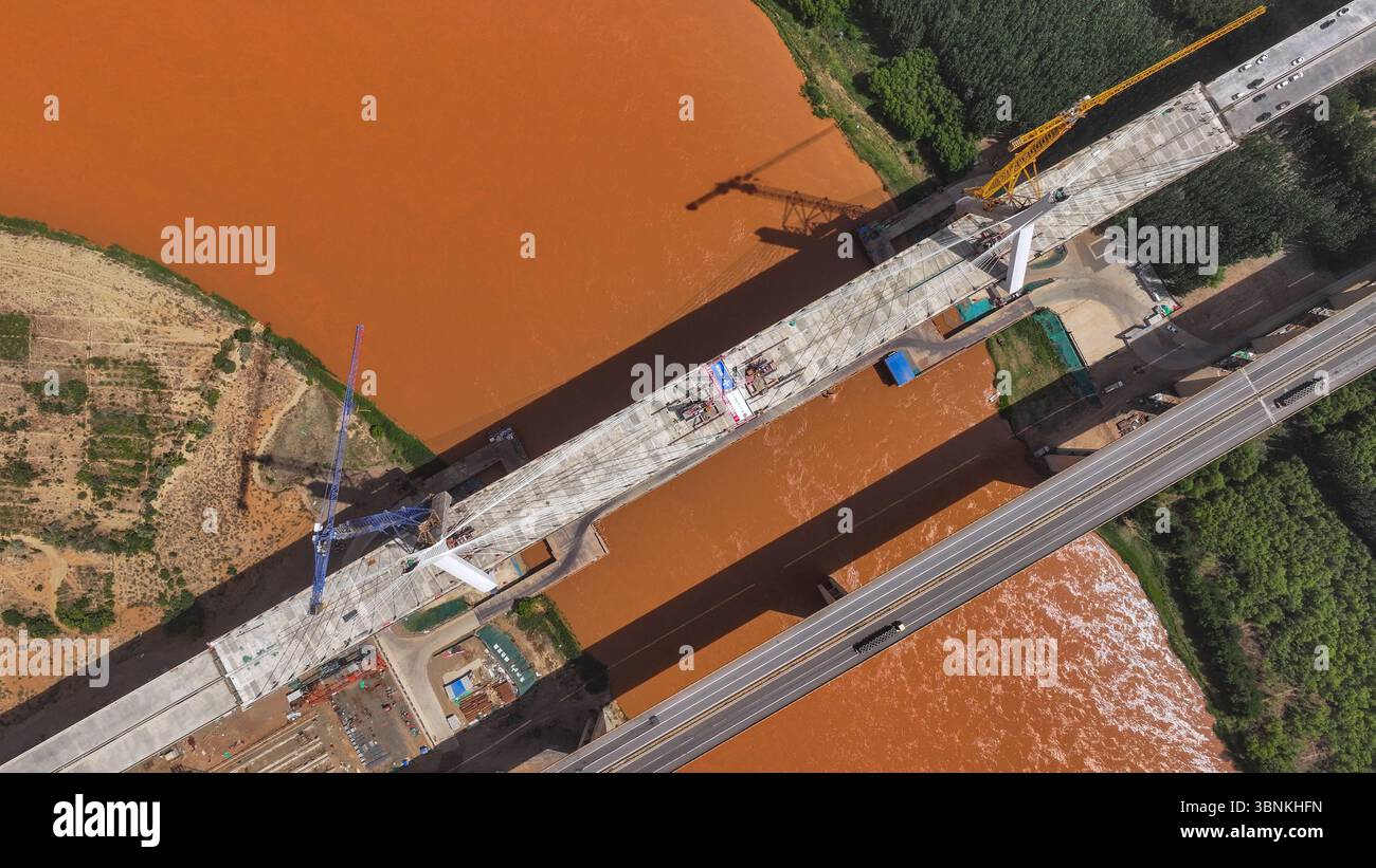(250703) -- ZHONGWEI, July 3, 2025 (Xinhua) -- An aerial drone photo ...