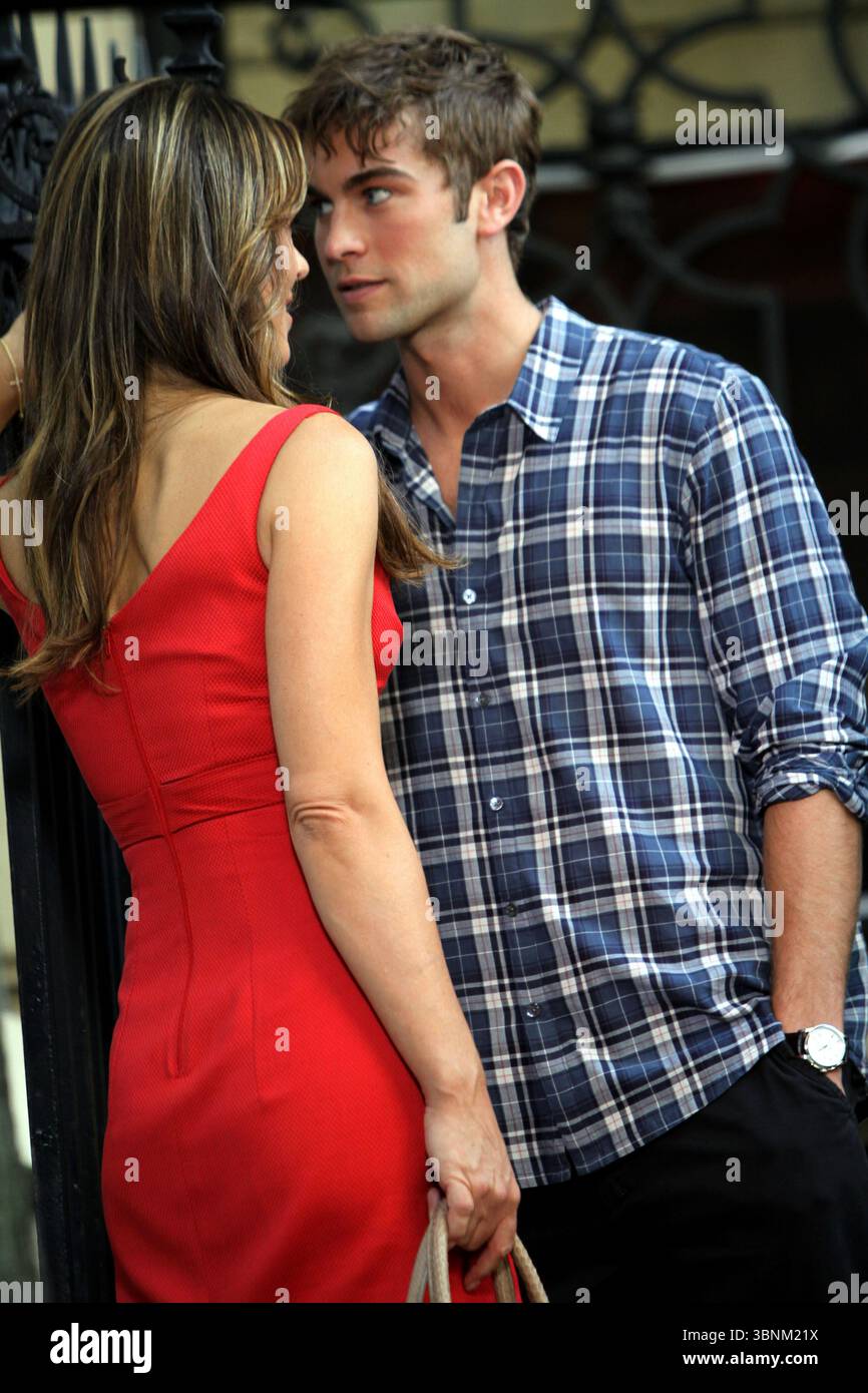 Liz Hurley and Chace Crawford on the set of Gossip Girl in New York ...