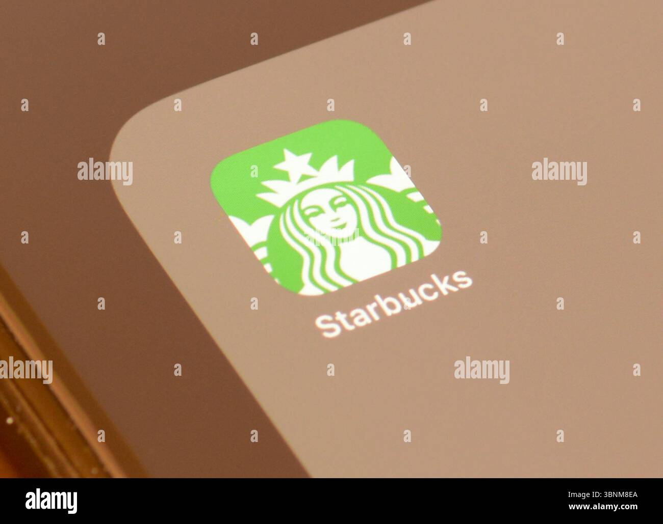 Starbucks coffee shop app on smartphone screen Stock Photo - Alamy