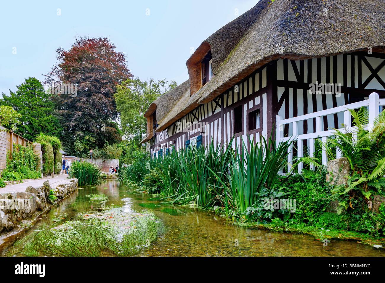 L'Abbreuvoir (historic drinking trough, water trough, animal trough ...