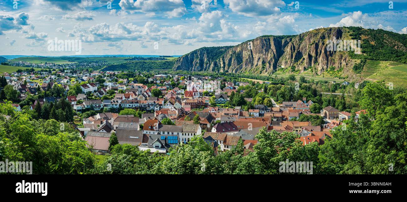Panorama of the town of Bad Münster am Stein-Ebernburg, a health resort ...