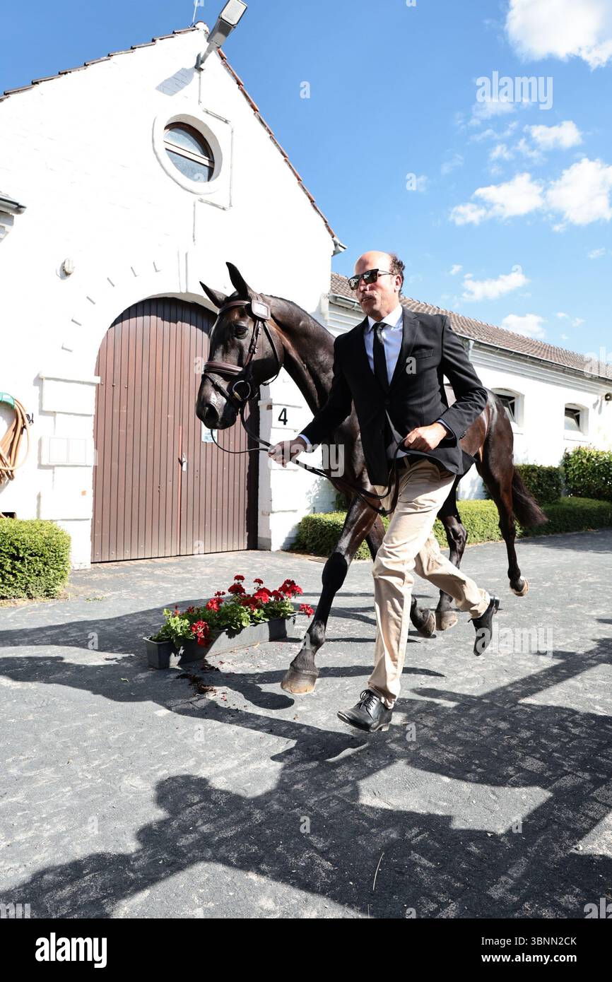 Tim Price of New Zealand with Vitali during the first horse inspection ...