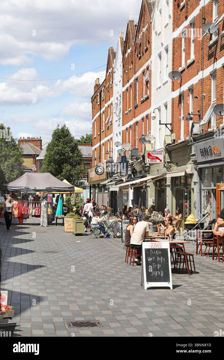 Balham town centre hi-res stock photography and images - Alamy