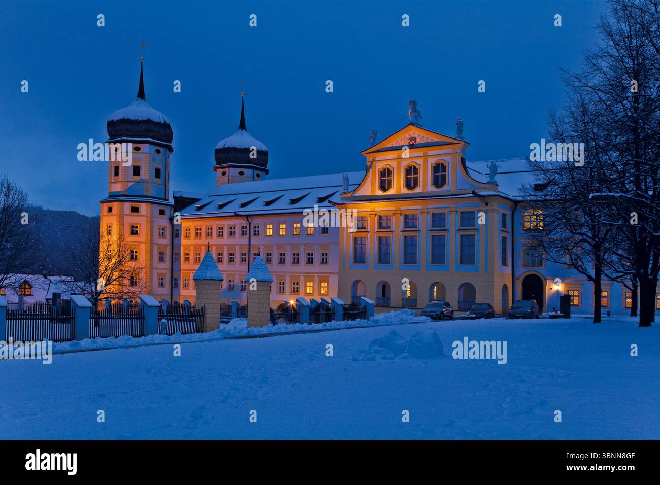 Schoolcentre hi-res stock photography and images - Alamy