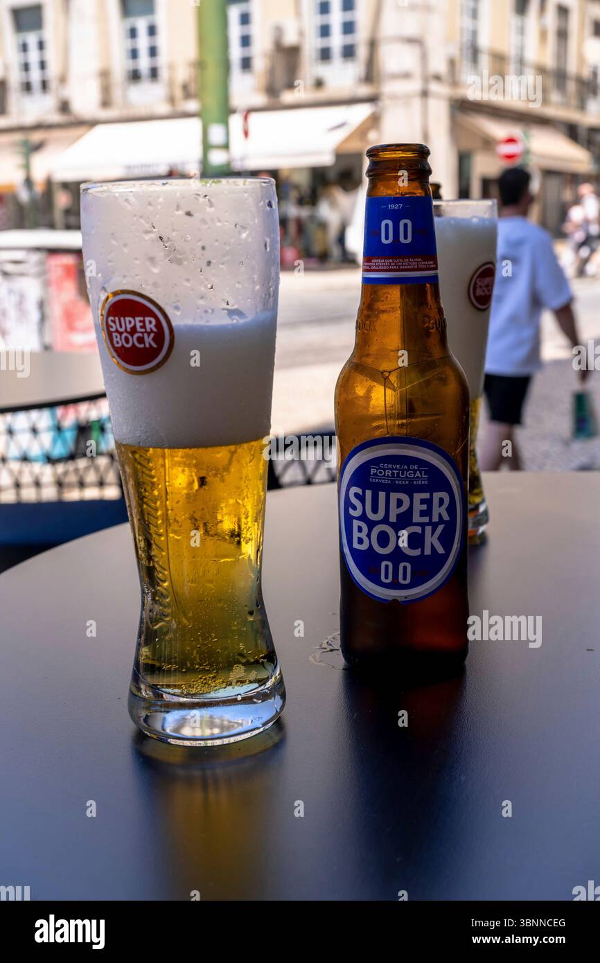 Portugal, Lisbon (Lisboa), street scene, summer, refreshment, cool beer ...
