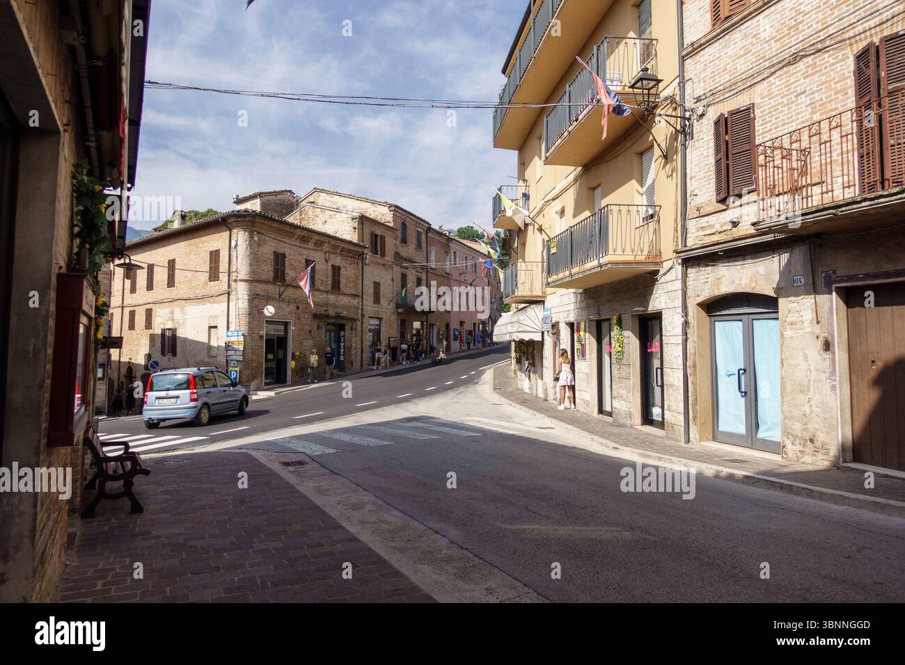 Medieval hilltop village of Sarnano, Macerata, Italy Stock Photo - Alamy