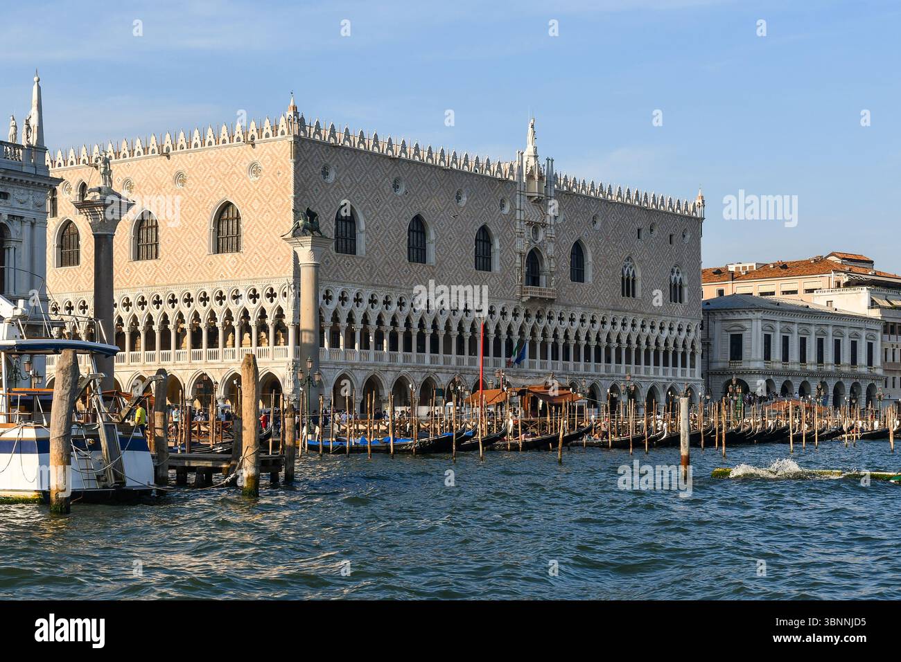 View of the Riva degli Schiavoni waterfront with Doge's Palace, Columns ...