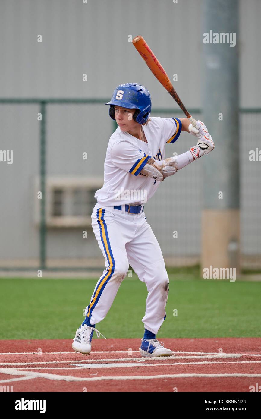 Stillwater Pioneers Brady Holliday (1) bats during a High School ...