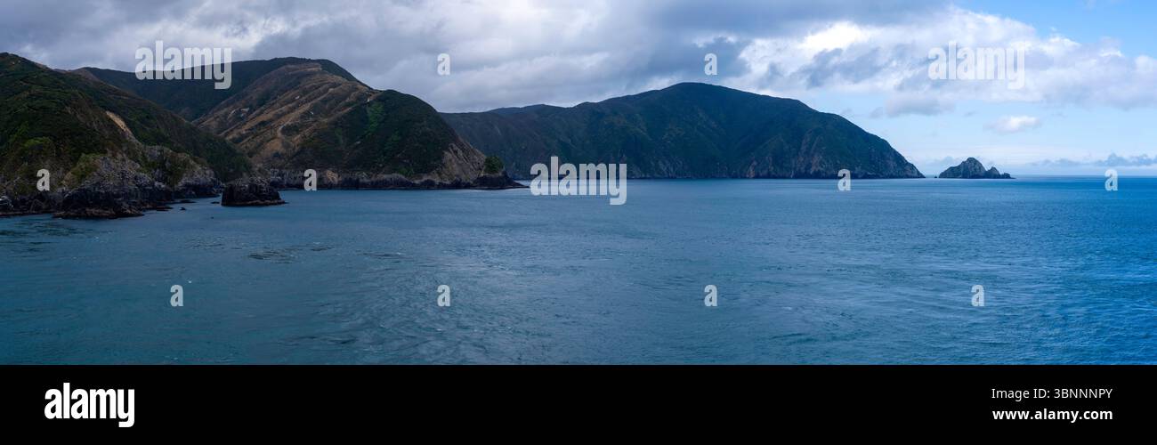 Arapaoa island hi-res stock photography and images - Alamy