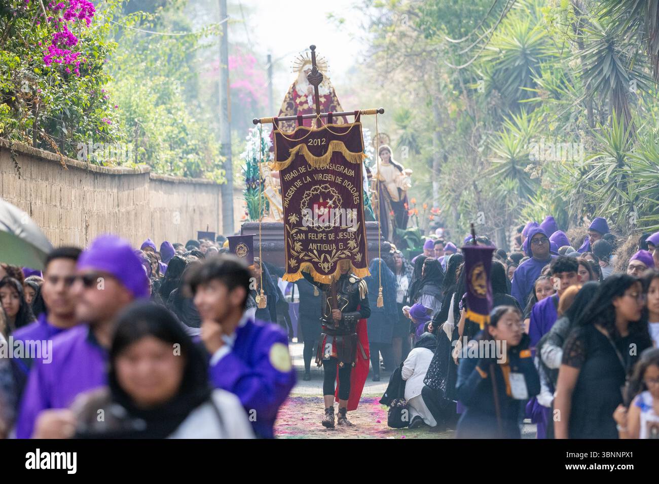 Procesiones para Semana Santa en la Antigua Guatemala Processions for ...