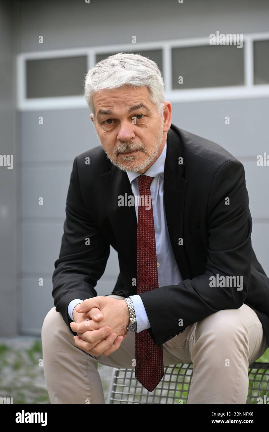 Fotoshooting Prof.Dr. Carlo MASALA Militaerexperte ...