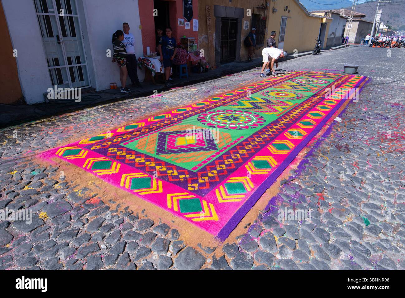 Alfombras para Semana Santa en la Antigua Guatemala Handmade carpets ...