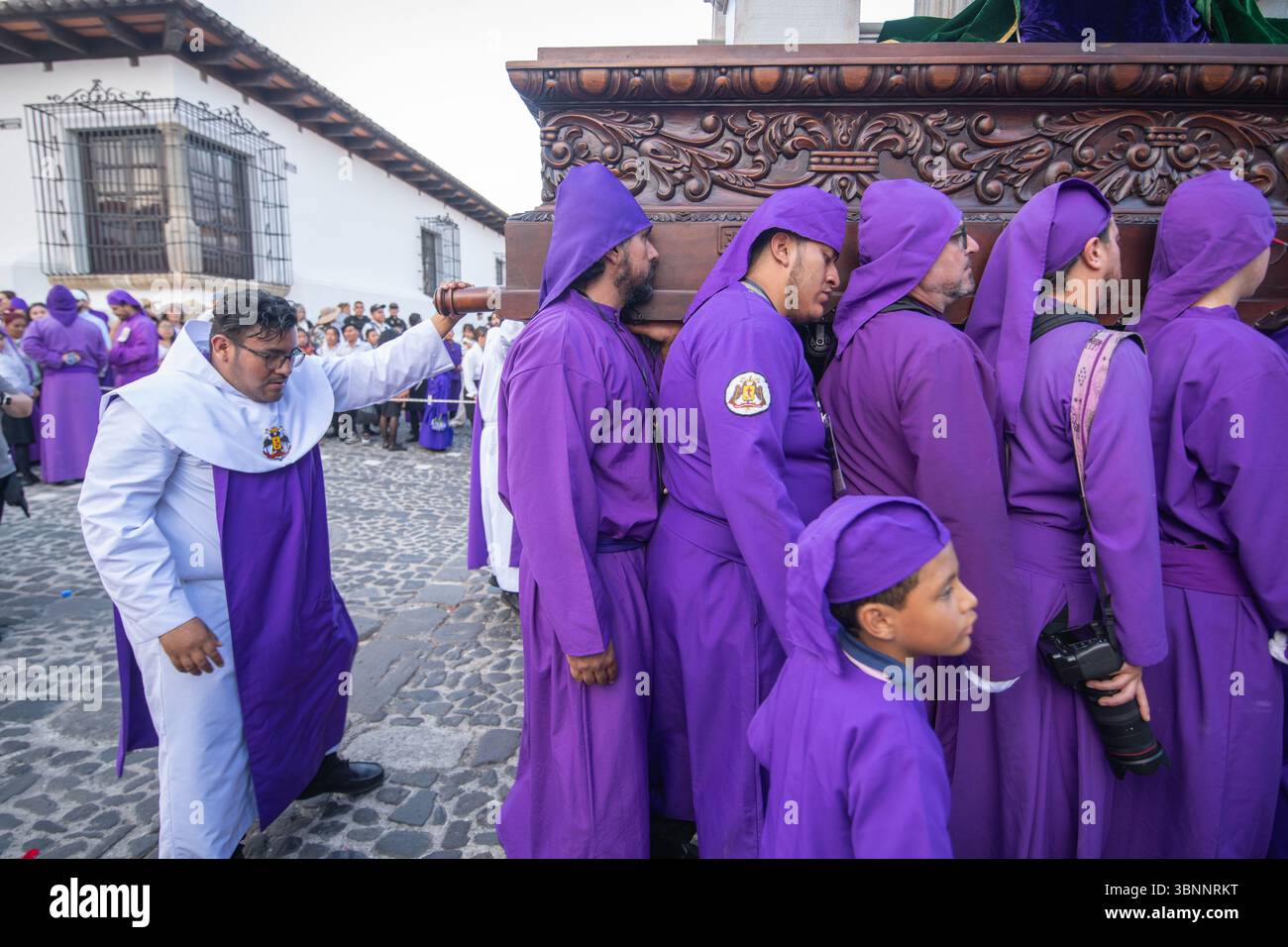 Semana Santa en la Antigua Guatemala Holy Week celebrations in Antigua ...