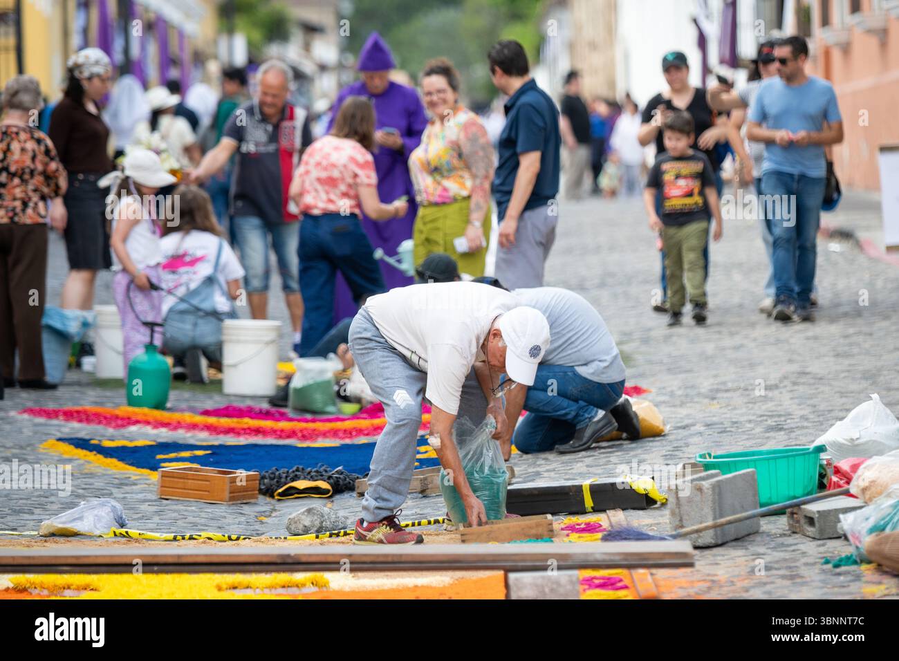 Alfombras para Semana Santa en la Antigua Guatemala Handmade carpets ...