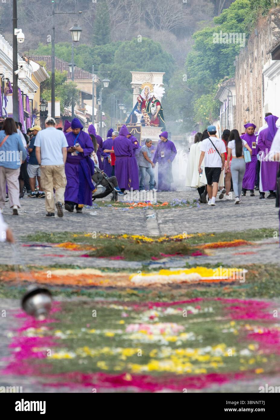 Semana Santa en la Antigua Guatemala Holy Week celebrations in Antigua ...