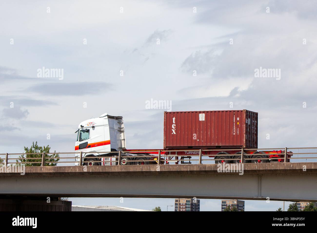 Turners articulated flatbed lorry, with a Scania cab and Turner trailer ...