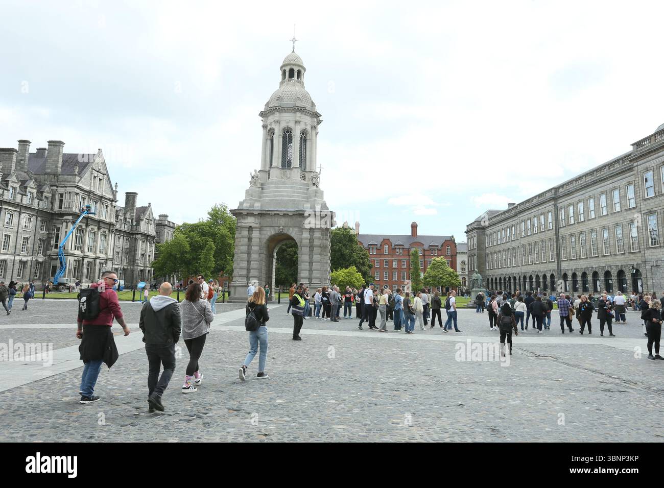 Dublin, Ireland - 30th May 2025 - Visitors and passers by at Parliament ...