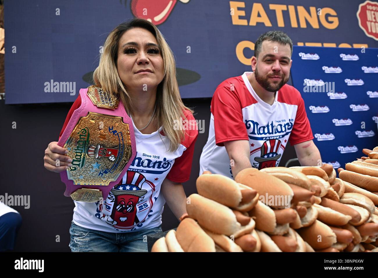 Photo by: NDZ/STAR MAX/IPx 2025 7/3/25 Competitive eaters Miki Sudo and ...