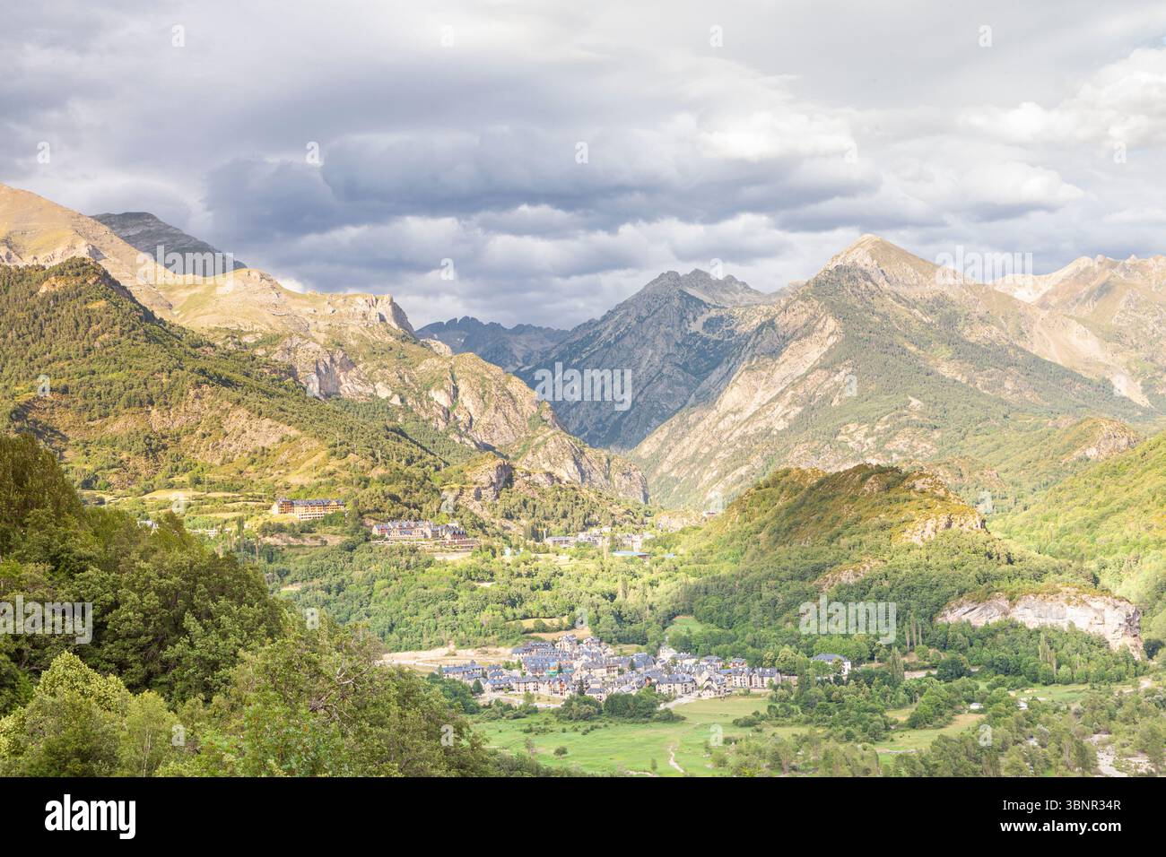 Pueyo de jaca hi-res stock photography and images - Alamy