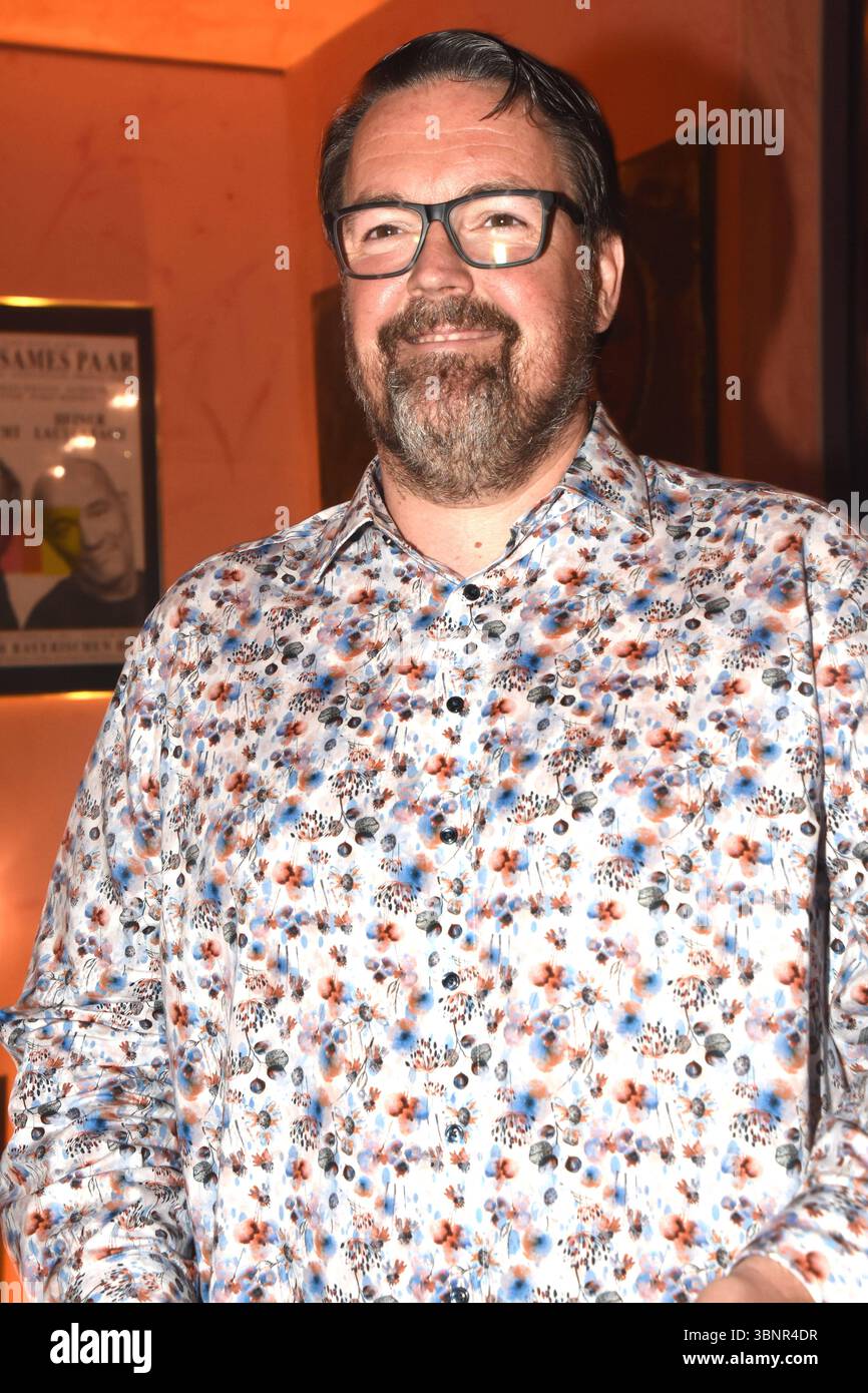 Andre Hartmann Kabarettist Saenger Musiker Muenchen 03.07.2025 Komoedie ...