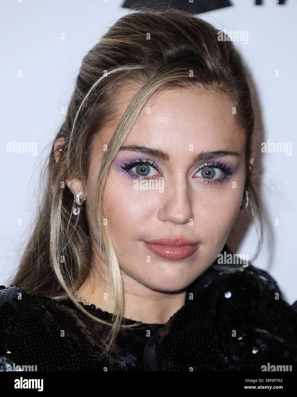(FILE) Miley Cyrus to receive star on the Hollywood Walk of Fame in ...