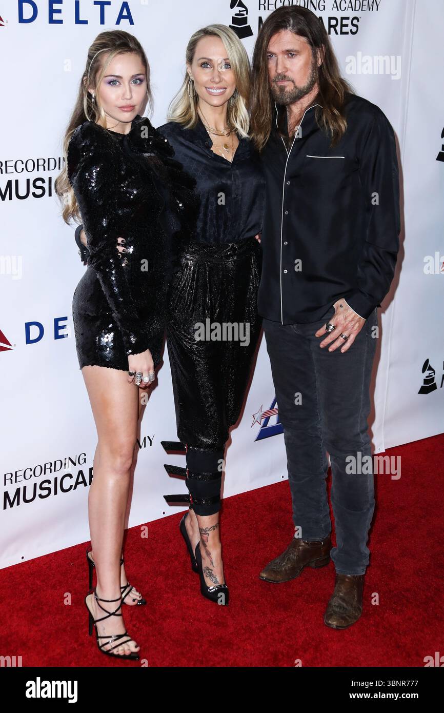 (FILE) Miley Cyrus to receive star on the Hollywood Walk of Fame in ...