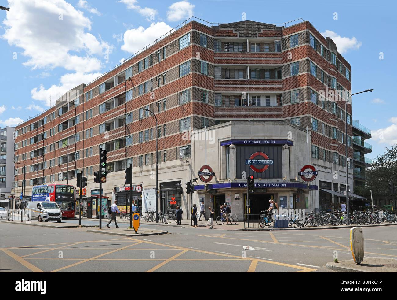 Clapham south bar hi-res stock photography and images - Alamy